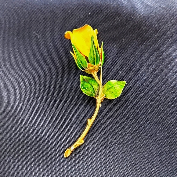 Unbranded | Jewelry | Vintage Enamel Yellow Rose Gold Tone Stem Brooch ...